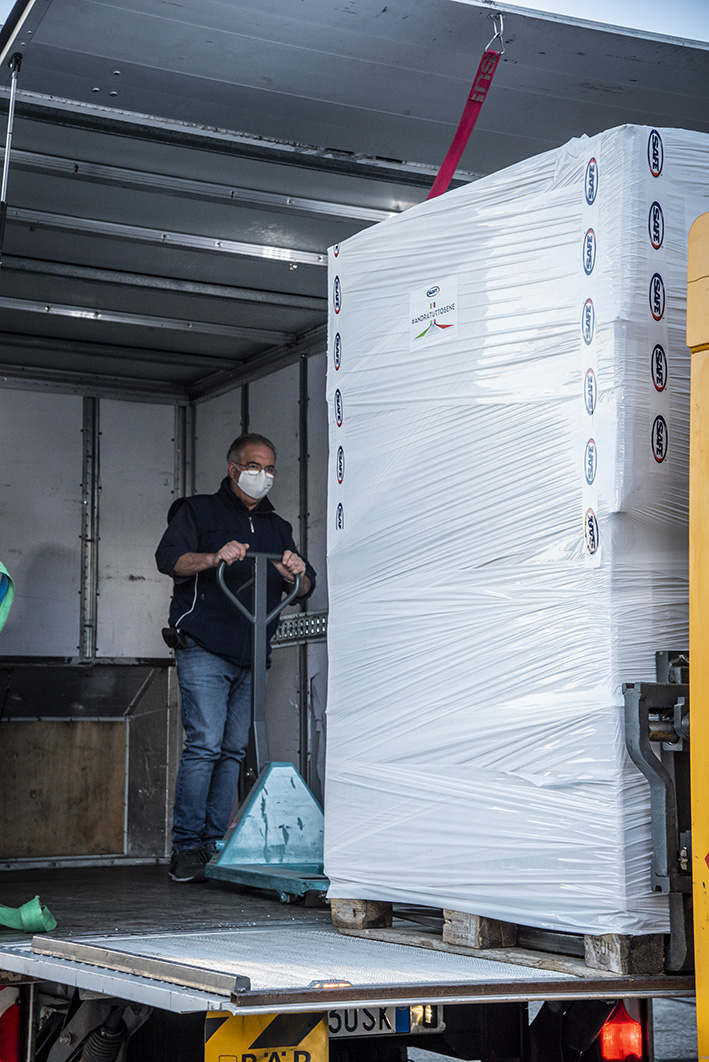 Safe Srl va in aiuto delle RSA e delle associazioni di volontariato ...